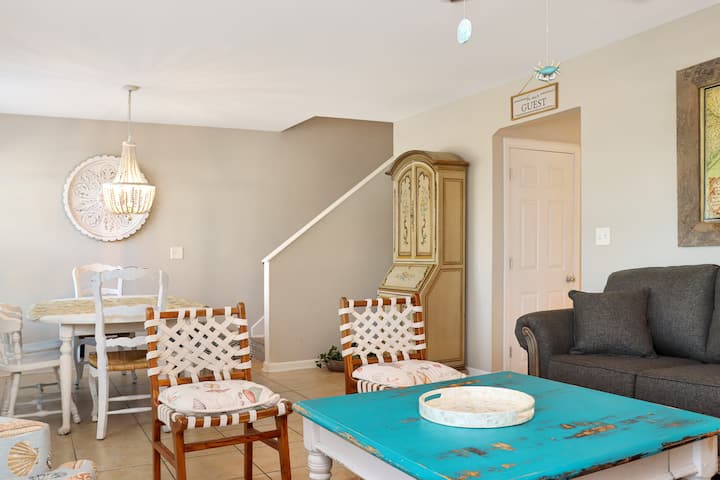 Palms 2b Spacious 4br Th, Walk To Beach, Comm Pool - Mexico Beach, FL