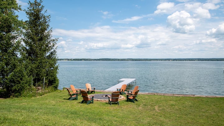 Wolffy's House On The Hill: A Cayuga Lake Cottage - Seneca Falls, NY