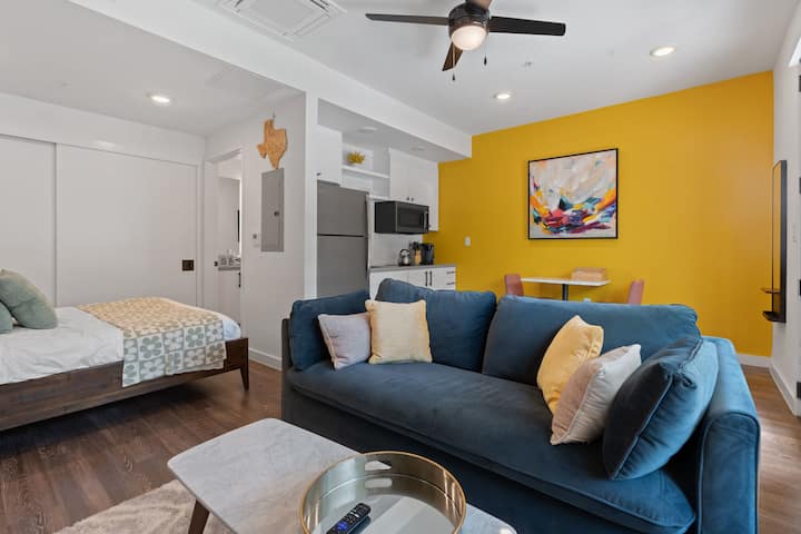Cozy Dt Atx Studio | Mins To Rainey St | Patio - Tarrytown - Austin