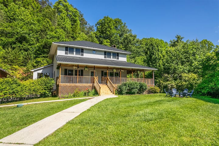 Alarka Creek Farmhouse - Bryson City, NC