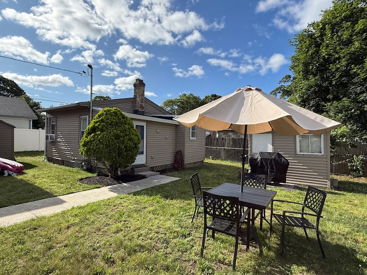 The Cozy Back Bungalow - Rhode Island