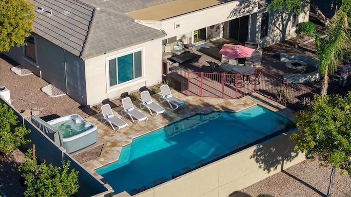 Movie Theater~ Pool~ Arcade~ Fire Pit - Glendale, AZ