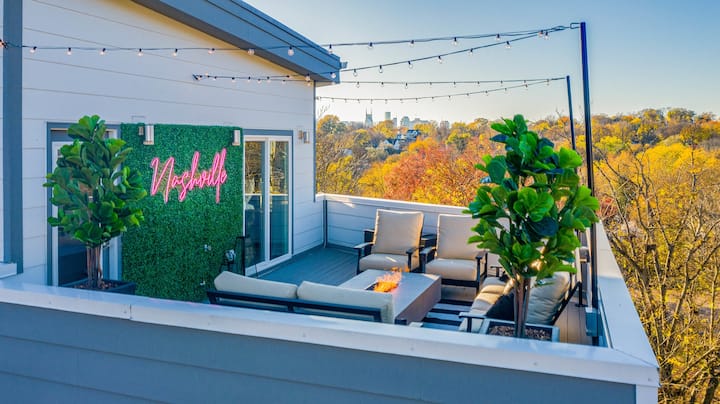 Huge Luxe Home! 11 Beds - Rooftop Fire Pit! - Nashville, TN