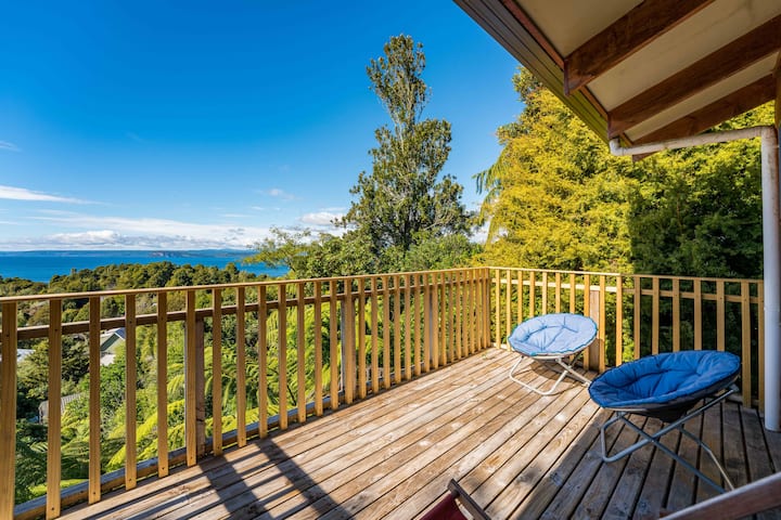Lakeview Bush Hideaway - Pukawa Holiday Home - Lake Taupo