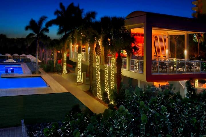 3 Marco Crystal Shores Beachfront Resort, Luxury! - Marco Island, FL