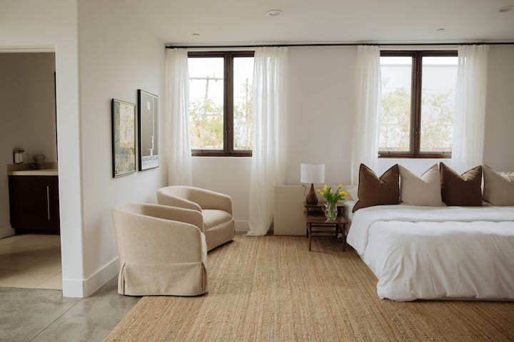 Dreamy Mid-century Modern Pad - West Hollywood, CA