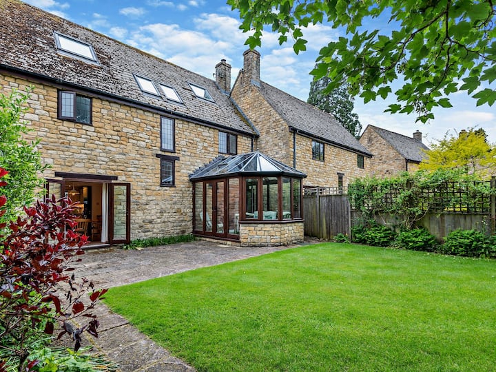 5 Bed In Lower Slaughter (94643) - Chipping Norton