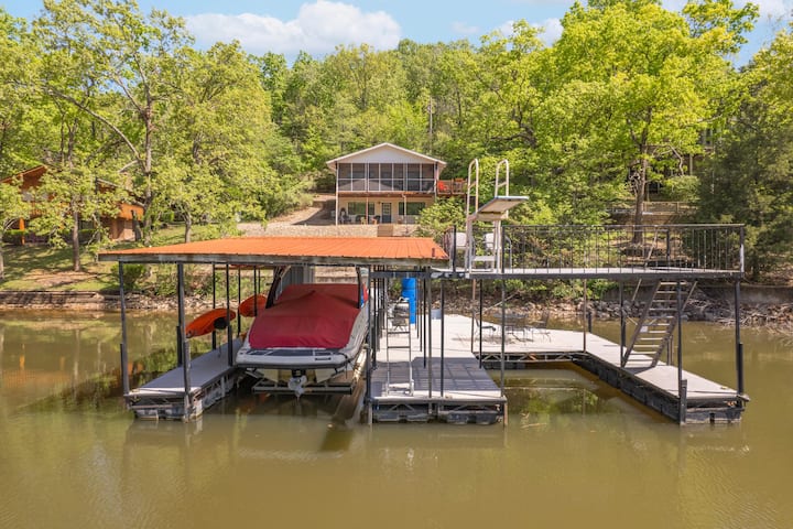 Tulip House - 3 Bedroom In Back Of Cove - Sunrise Beach, MO