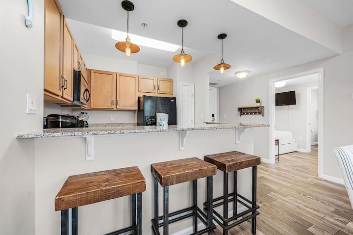 Shuttle To Destin Beach, Heated Pool, Gym - Destin, FL