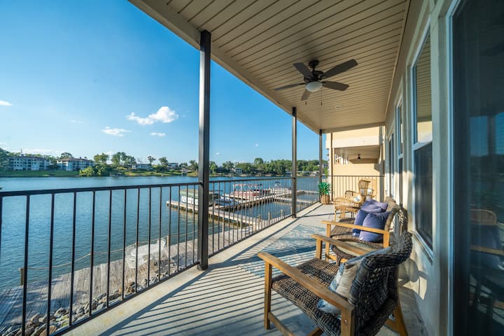 Escape To Lakefront Walk-in On Lake Hamilton! - Lake Hamilton, AR