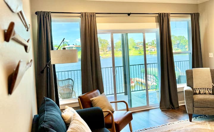 Escape To Lakefront Walk-in On Lake Hamilton! - Hot Springs, AR
