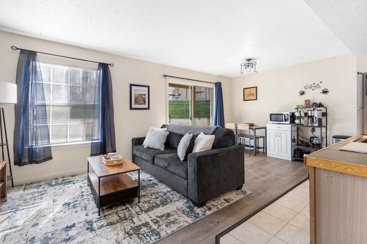 The Nautical Nook – Charming Walk-in Condo For 4! - Branson, MO