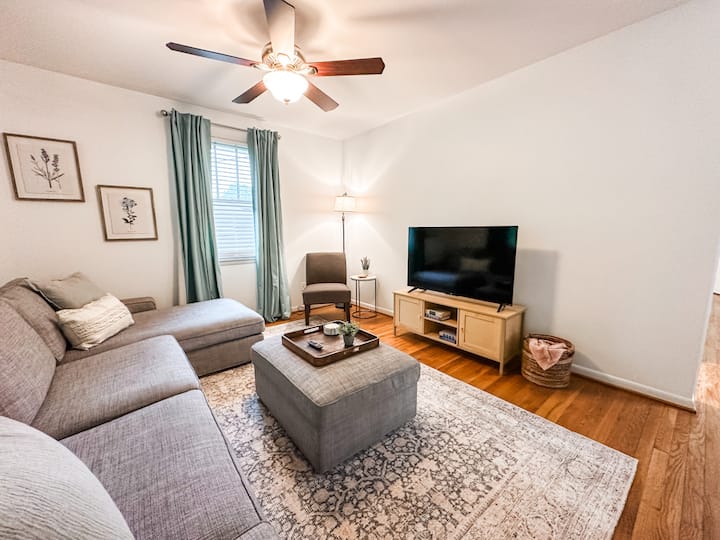 Village District Retreat Near Nc State - Raleigh, NC