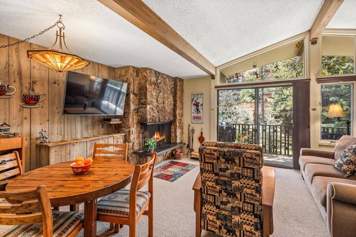 Cozy Snowmass Condo W/ski Access, Hot Tub, Wood Fp - Snowmass Village, CO