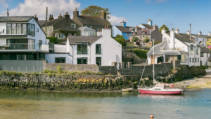 Ty Lawr- Waterside House In Cemaes - Anglesey