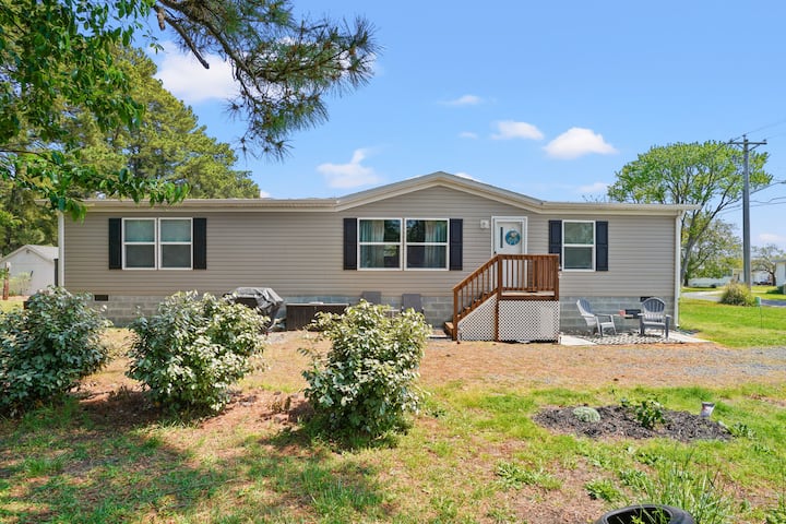 Crabby Pines | One-level Near Boat Ramp + Pets - Chincoteague, VA