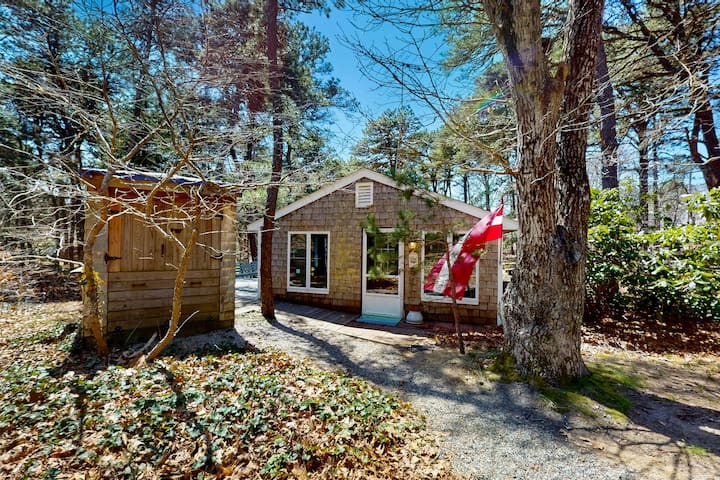 Dog-friendly 2br With Firepit, Walk To Bay Beaches - Eastham, MA
