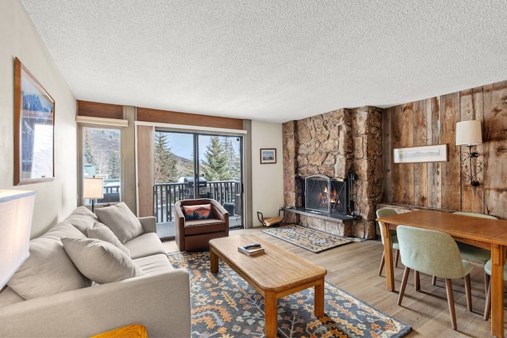 Snowmass Mtnside Condo: Pool, Ht, Balcony, Grill - Snowmass Village, CO