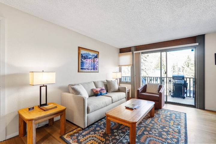 Snowmass Mtnside Condo: Pool, Ht, Balcony, Grill - Snowmass Village, CO