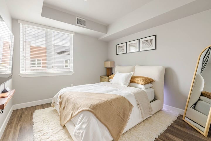 The Capitol Suite - Sacramento, CA