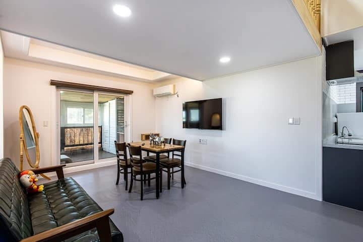 경주의 깔끔하고 아늑한 객실 A동 304호복층오락실용 게임기공용실내수영장 - Gyeongju-si