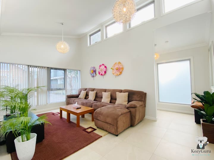 Kozyguru | St Peters | Beautiful 3 Bedroom House - Sydney