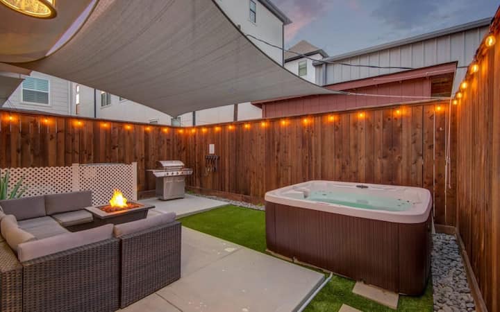 Houston Central Location - Stylish With Jacuzzi - Houston, TX
