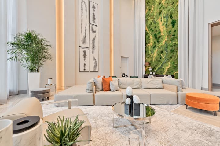 Modern Doral Stay: Spacious Luxury Condo - Doral, FL