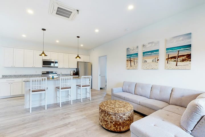 3br Inviting Space With Pool, Fast Wifi, & W/d - Rehoboth Beach, DE