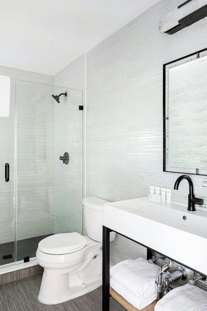 Exclusive Private Home Vibe - Edgartown, MA