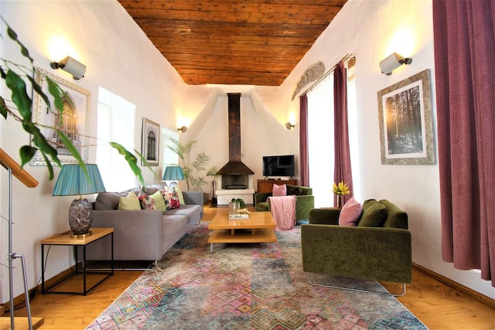 2br Townhouse | 5m Ceilings, Oleviste Views - Tallinn