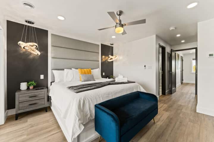 Luxury 171-10 Condos With Magnificent Lakeview - Leamington