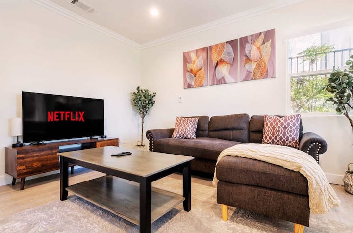 ৎ୭Serene Home In Central Burbankৎ୭ 2 Bedrooms,wifi - Burbank, CA