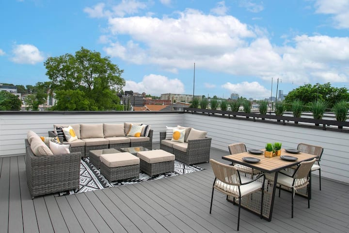 Stylish 4br/4ba | 3 Kings, Bunks, Rooftop Views - Nashville, TN