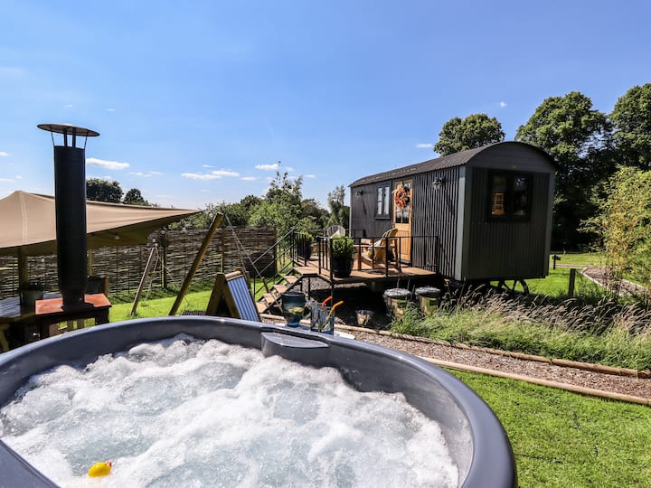 Limetree Luxury Glamping Southdown - Retford