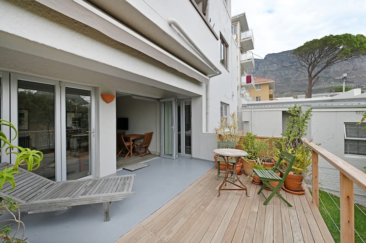 Cozy 2-bed Apartment Below Table Mountain - Cape Town