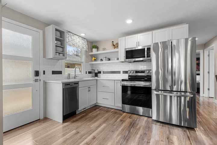 1220 Lambeau Luxe - Green Bay, WI