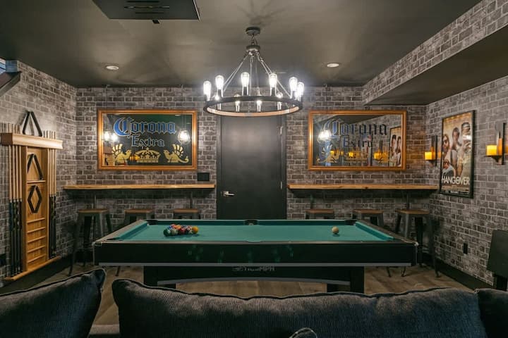 View The City From A Mini Mansion, Theater, Pool - Philadelphia, PA