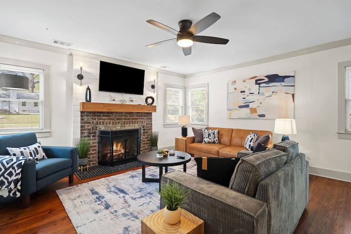 Marietta Square Suites - Suite1 - Pool & Fire Pit! - Six Flags White Water, Marietta