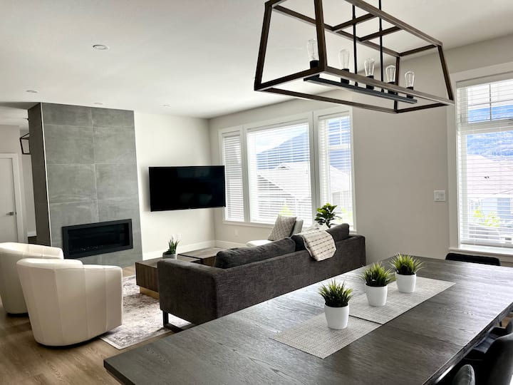 Desert Sky - 5 Bedroom View Home With Golf Cart - Osoyoos