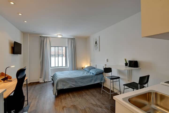 Studio Spacieux Laval, Tout Inclue, Wifi, Parking - Montreal