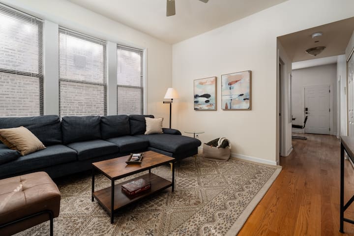 Flexhome Ukrainian Village 2br D2 - Tri-Taylor - Chicago