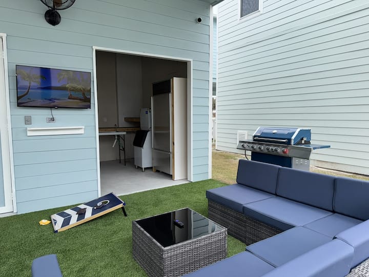 Pelican's Perch | Brand New Gulf Coast Home! - Rockport, TX