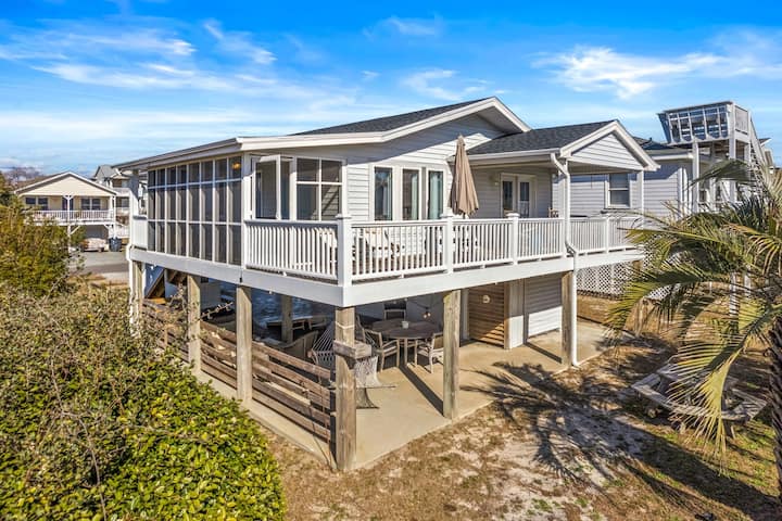 Dunebug Cottage / 319 Sandpiper Lane - Holden Beach, NC
