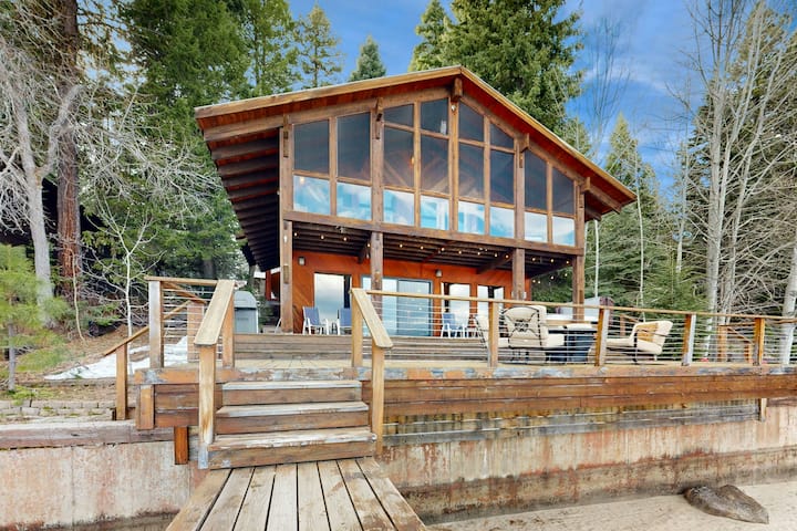 Charming 4br Lakefront Home & Cottage With A Deck - McCall, ID