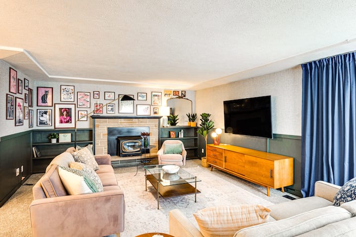 Vibrant Tacoma Retreat, Near Point Defiance Park! - Tacoma, WA