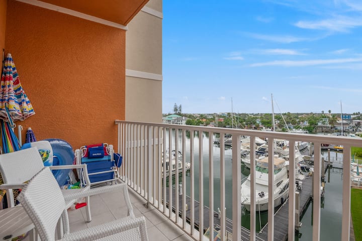 New Listing! Madeira Bay 1401 With Marina View - Madeira Beach, FL