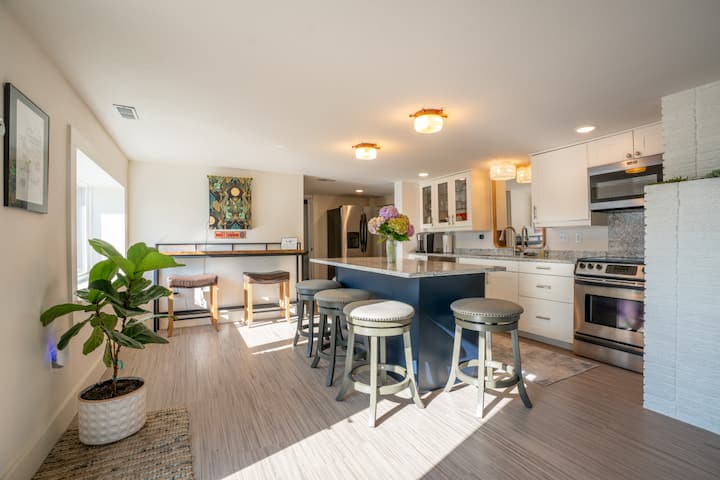 Lake Wissota Getaway - Snowy Views & Winter Fun! - Chippewa Falls, WI