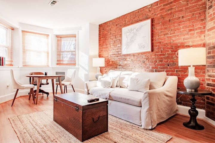 Quaint Dc Private 1-br Walk To Metro-rail Subway - Washington, D.C.