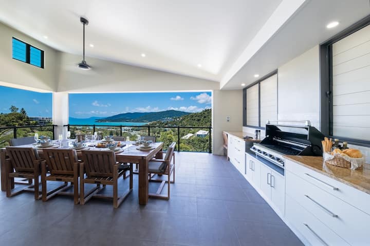 Airlie Nights - Airlie Beach